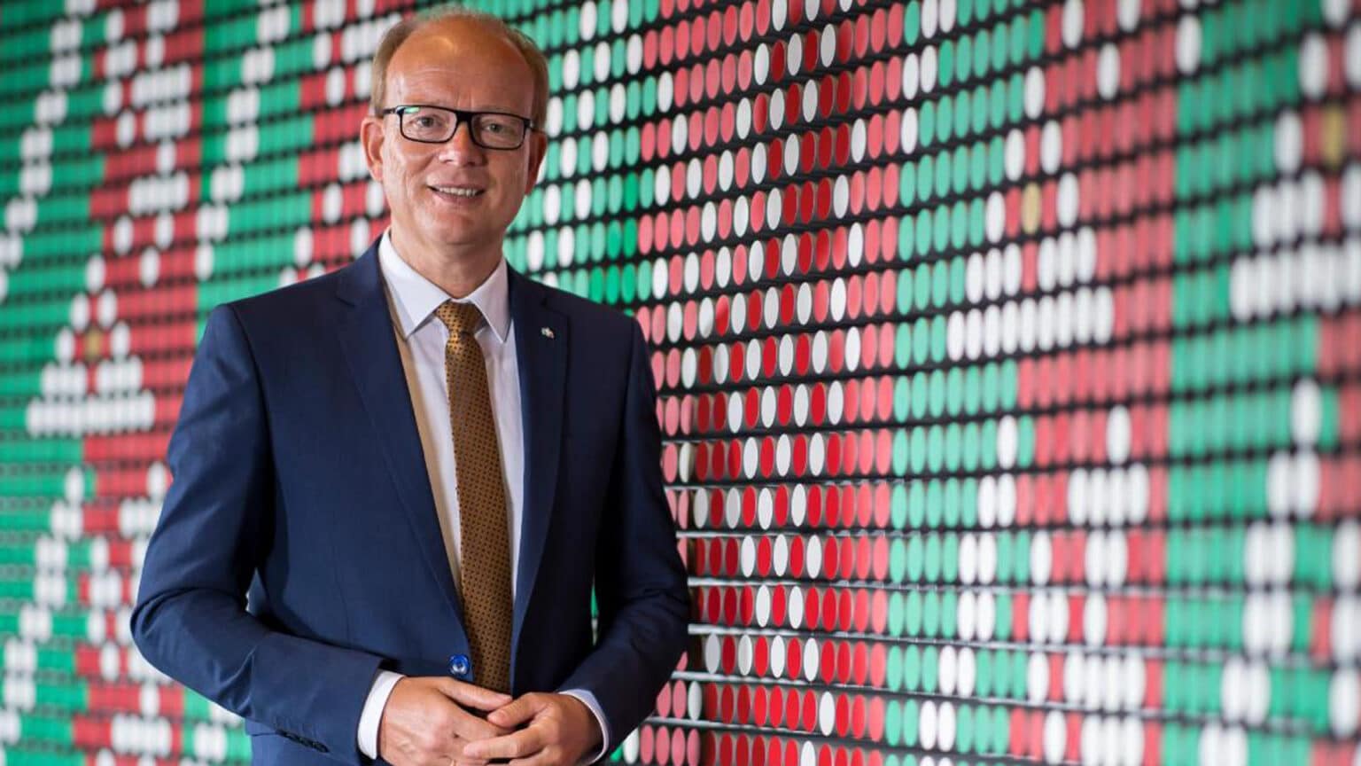 NRW-Landtagspräsident: Zum Christentum und seinen Symbolen stehen