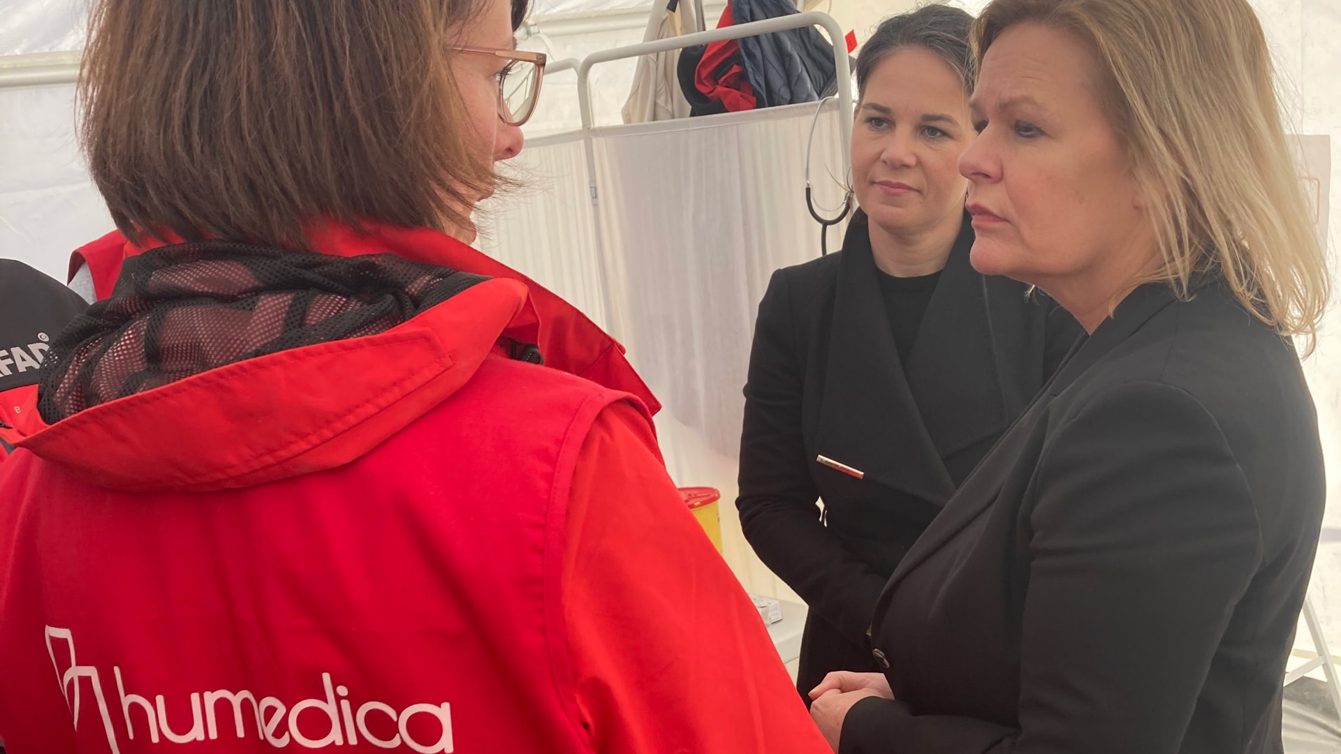 Humedica: Ministerinnen sagen Unterstützung zu