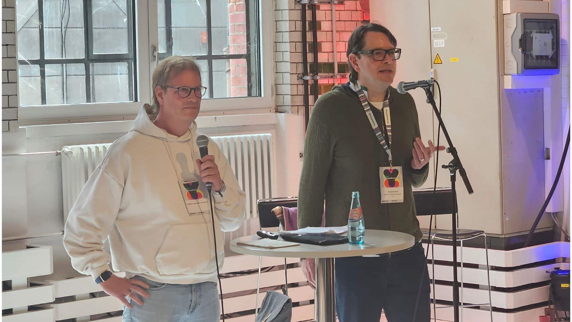 Atheist und Theologe werben für neue Kirchen ohne Gott